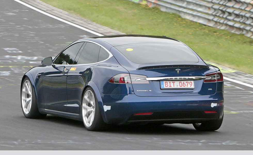 Tesla Model S. Un compañero azul para el récord - Motor 16