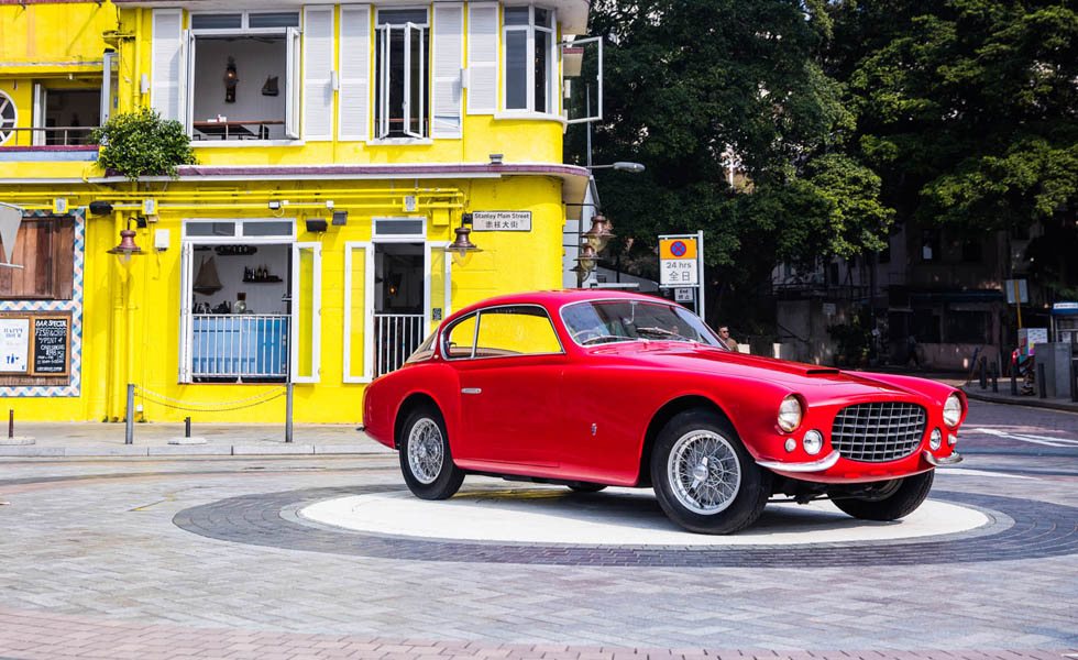 RM Sotheby's subasta este Ferrari 159 Inter carrozado por Ghia - Motor 16