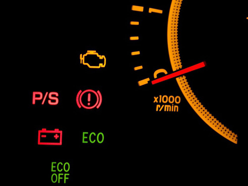 Este es el significado de los testigos de avería según su color - Motor 16