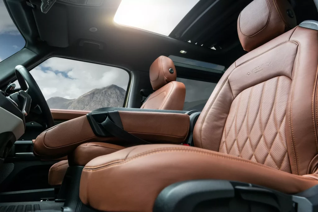 Land Rover Defender: Kahn Design le da un toque clásico