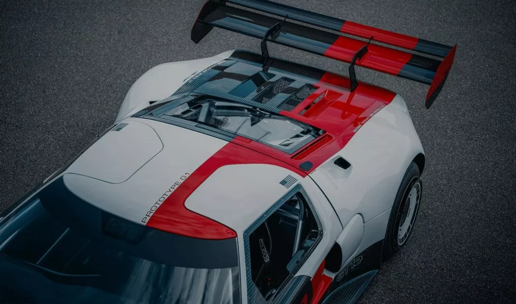 Lynx Motors resucita los míticos GT40 y DeLorean en formato eléctrico