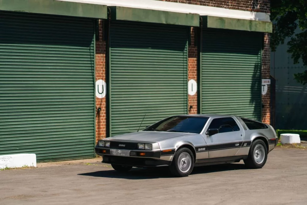 El DeLorean DMC-12 cambia su motor V6 2.7 por otro eléctrico