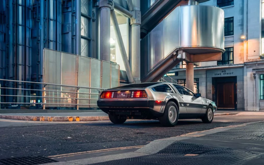 El DeLorean DMC-12 cambia su motor V6 2.7 por otro eléctrico