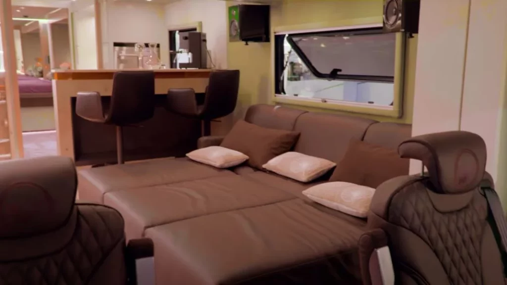 Si motor home significa “casa del motor” lo de este parece lógico